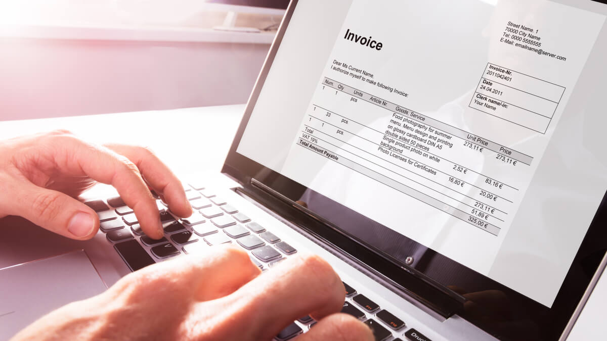 What is an invoice? Clear guide and examples of what an invoice is for ...