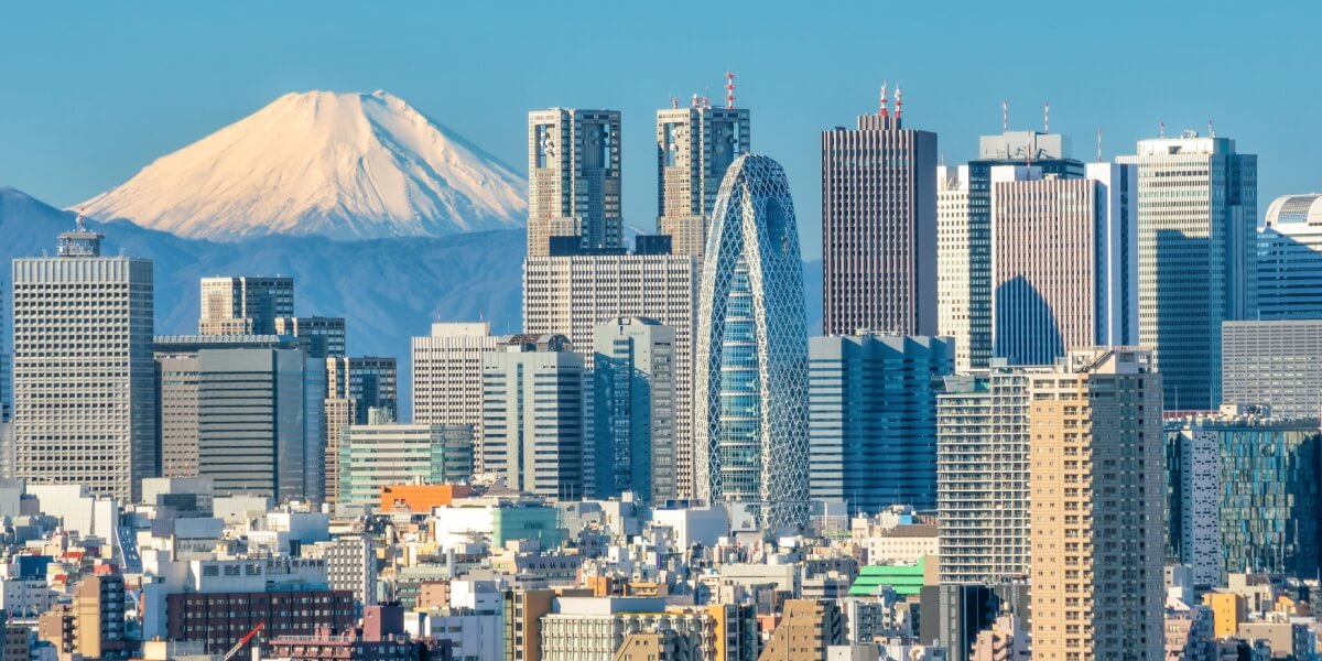 Cash or card in Japan: Which is the best way to pay? - Wise