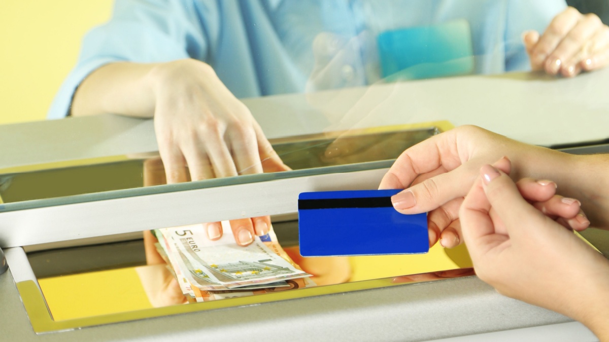 A closer look at ordering foreign currency online with AMA in Alberta ...